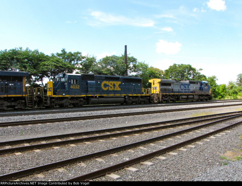 CSX 4032 and 9013